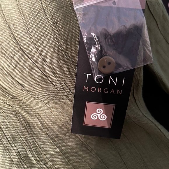 Toni Morgan | Tops | Toni Morgan Nwt L Olive Green Pleatfront Buttonup ...